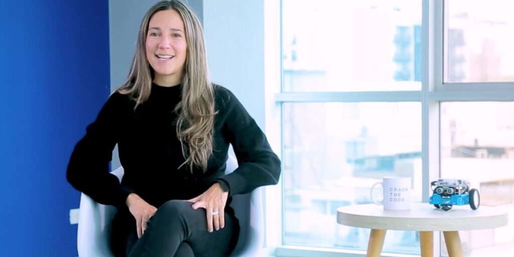 How a Colombian Woman is Training Over 7,000 Students for the AI Era How a Colombian Woman is Training Over 7,000 Students for the AI Era